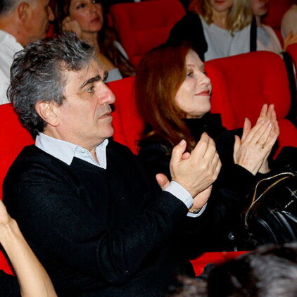 Photos – Découvrez Ronald Chammah, le mari d'Isabelle Huppert : Femme ...