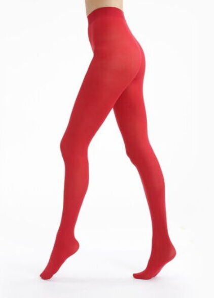 Cette couleur de collants tendance est à adopter absolument cet hiver ...