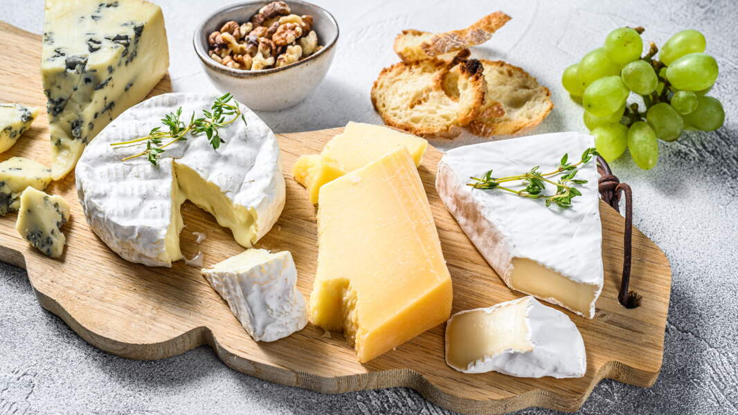 Quels sont les meilleurs fromages au monde ? Voici le top 50 - Femme ...