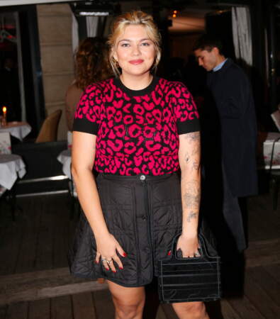 Jupe transparente, robe satinée, crop top et "micro jupe" : retour en ...