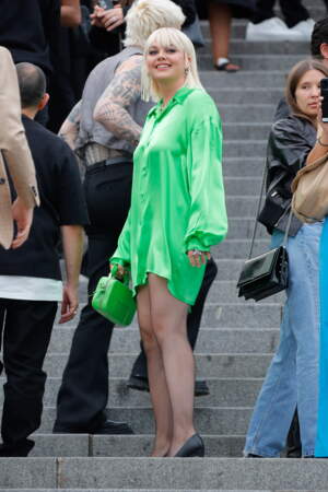 Jupe transparente, robe satinée, crop top et "micro jupe" : retour en ...