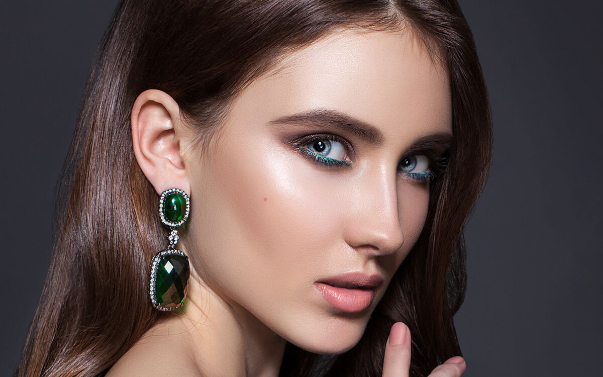 Réveillon : les 15 produits incontournables pour un make-up rapide - Femme Actuelle