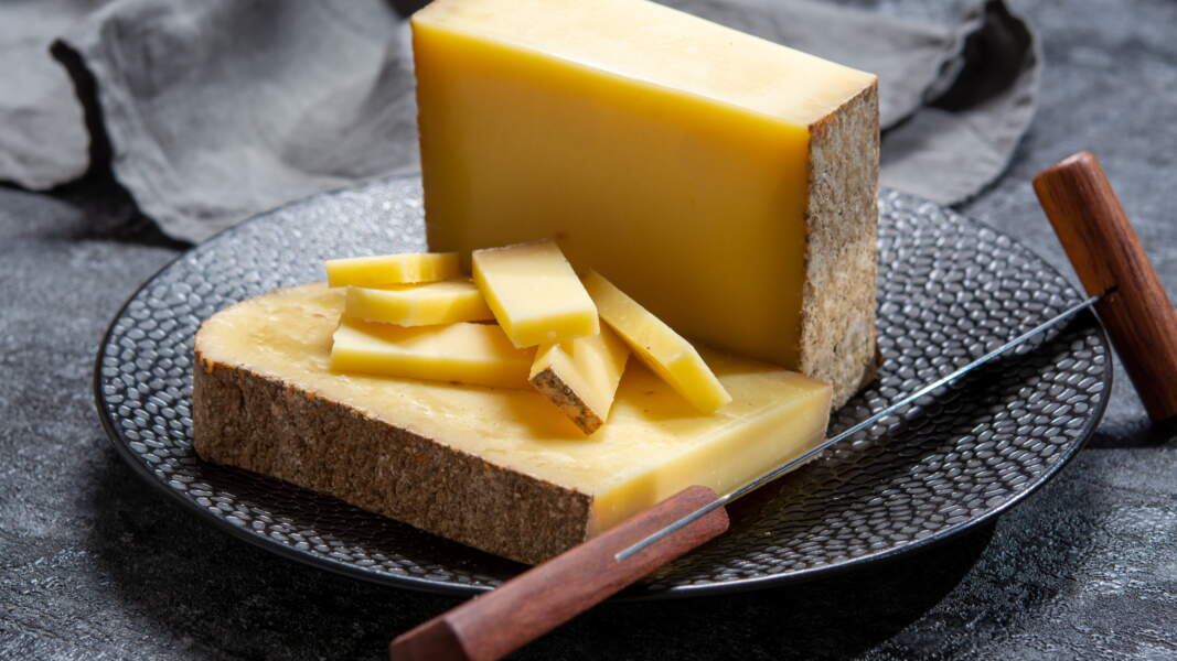 Quels sont les meilleurs fromages au monde ? Voici le top 50 - Femme ...