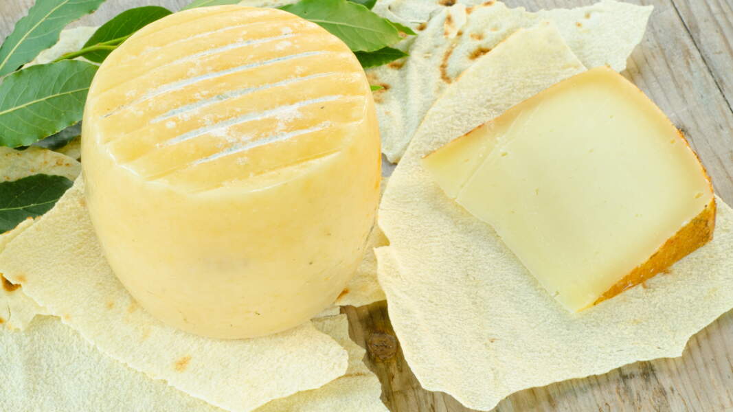 Quels sont les meilleurs fromages au monde ? Voici le top 50 - Femme ...