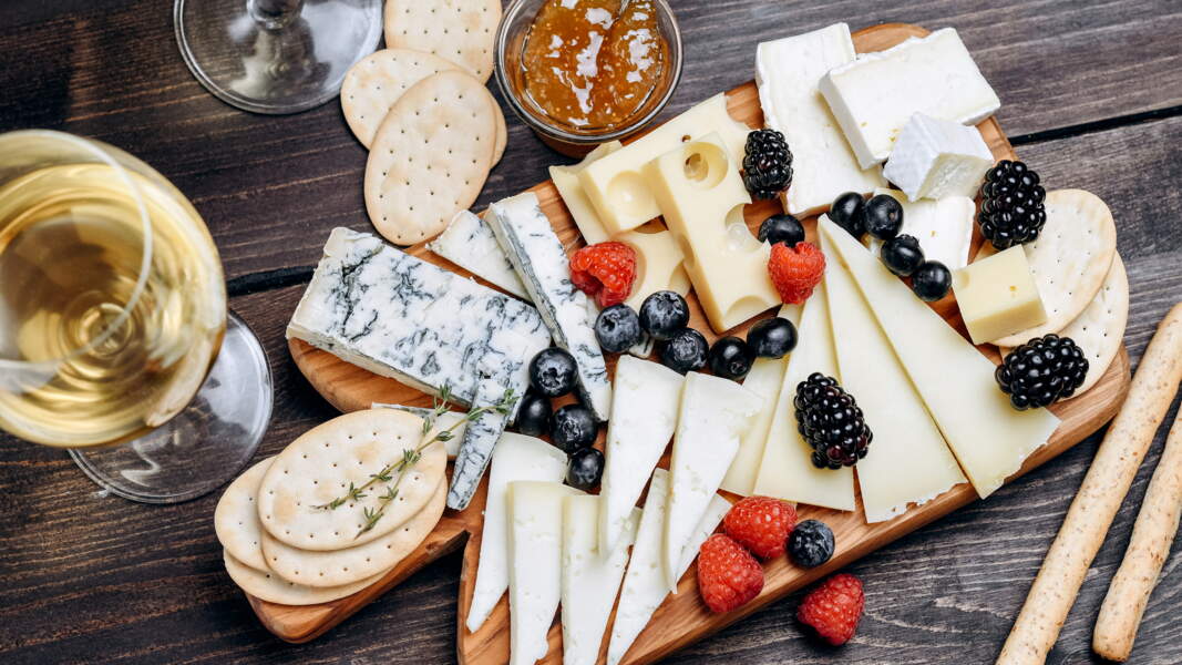 Quels sont les meilleurs fromages au monde ? Voici le top 50 - Femme ...