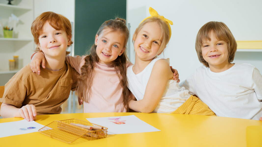 Blagues pour enfants : 40 histoires drôles qui les feront rire aux ...