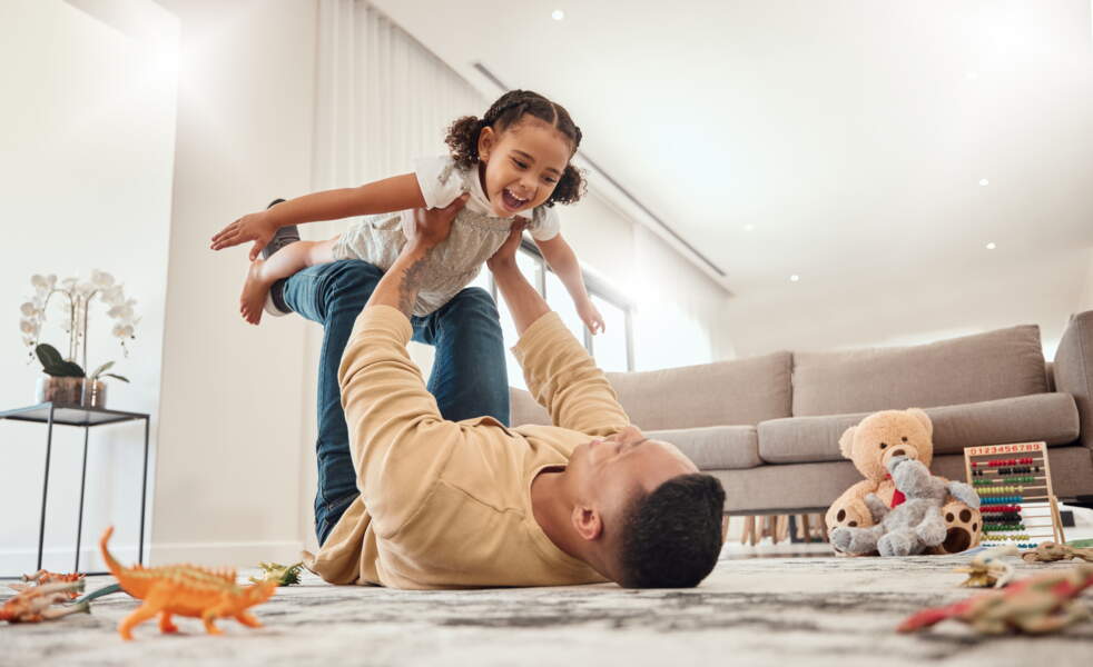 Blagues pour enfants : 40 histoires drôles qui les feront rire aux ...