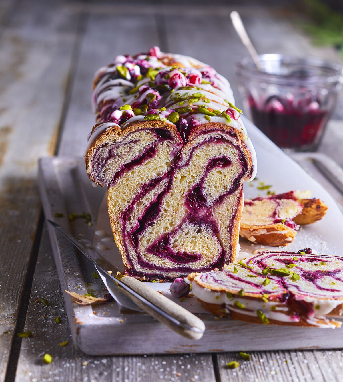 La recette de la babka aux fruits rouges - Femme Actuelle
