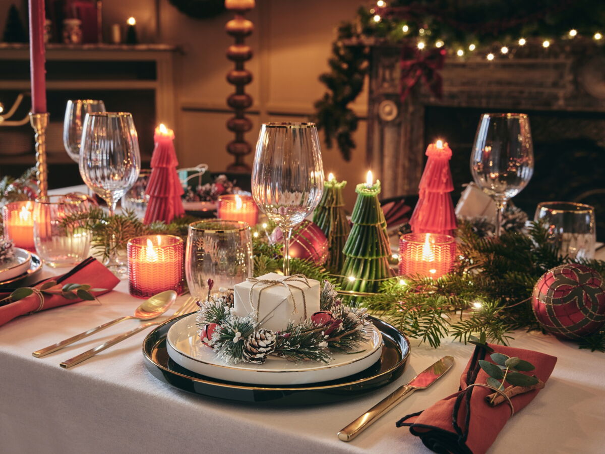 Besoin d'idées pour décorer votre table à Noël ? Voici 14 inspirations ...